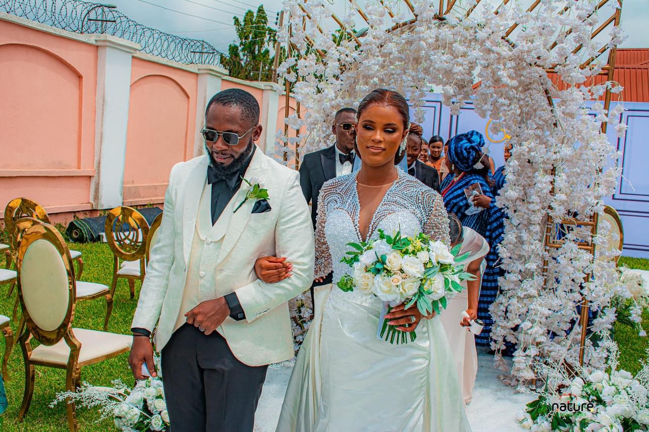 Dr Oluwadamilola Esther Ties the knot with Prince Segun Utibe Oladimeji ...